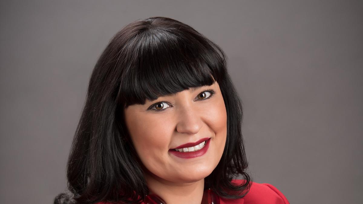 Stephanie Telles of Wells Fargo is a 2018 40 Under Forty by Albuquerque ...