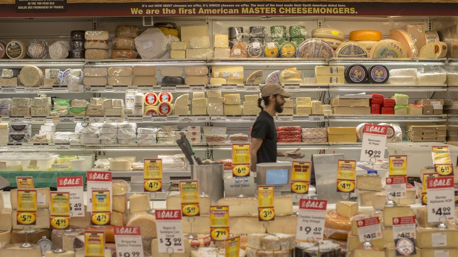 Grocery wars turn small chains into battlefield casualties - Houston ...