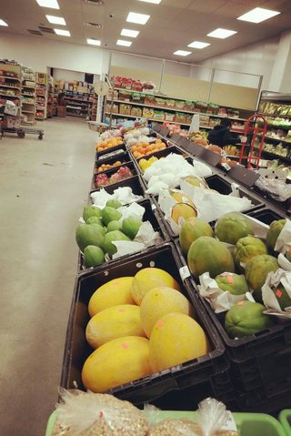 Asian grocery store Mo's Food Market opens on Milwaukee's near west ...