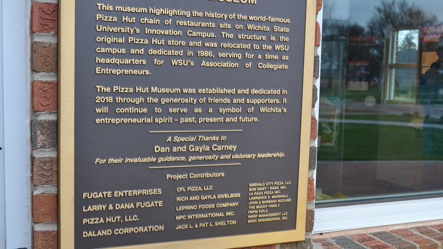 Pizza Hut co-founder Frank Carney has died at the age of 82 - Wichita ...