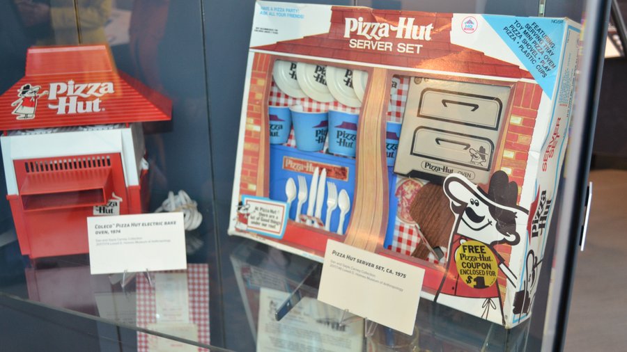 Pizza Hut co-founder Frank Carney has died at the age of 82 - Wichita ...