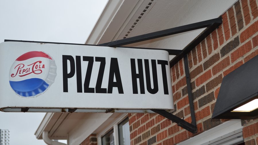 Pizza Hut co-founder Frank Carney has died at the age of 82 - Wichita ...