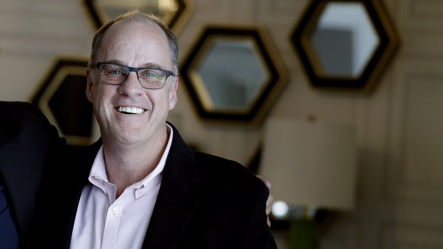 Former Helios chief Ted Farnsworth offers to buy MoviePass - L.A ...