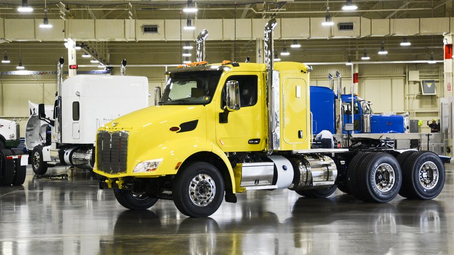 Peterbilt Manafacturing DSC 0983