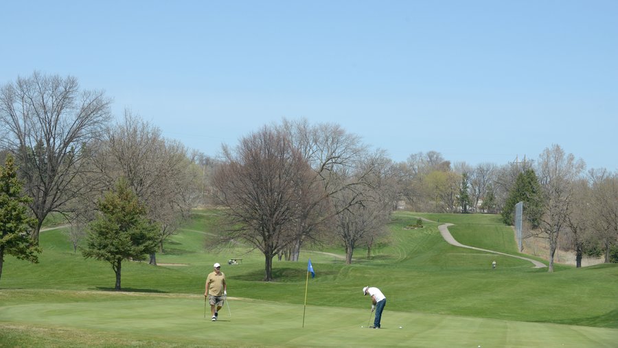 Minnesota golf courses, marinas can reopen, Gov. Tim Walz says ...