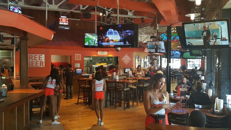 Hooters closes two Alabama restaurants - Birmingham Business Journal