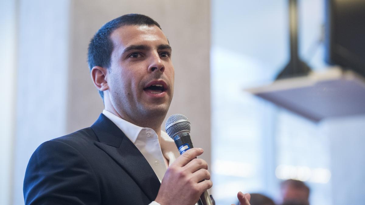Milwaukee Bucks exec Alex Lasry sells Water Street condo for $1.5M ...