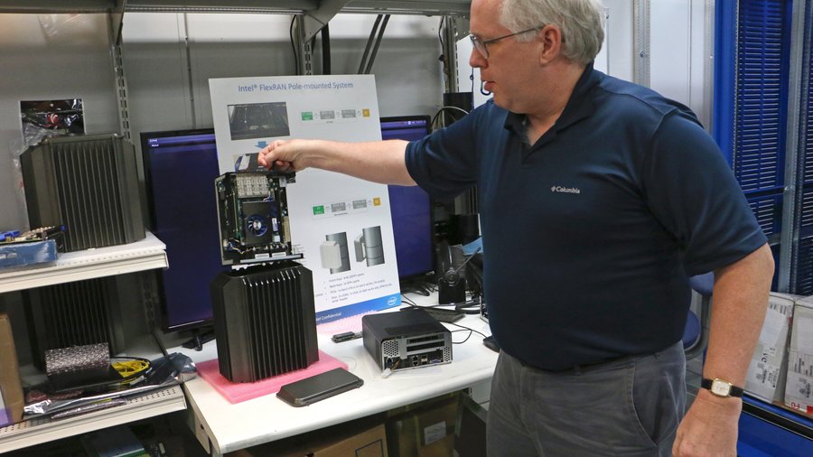 Intel 5G pole mounted base station