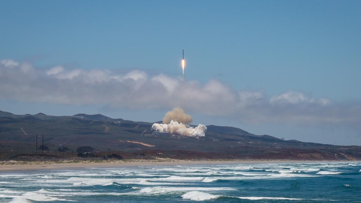 7 things we learned about SpaceX from COO Gwynne Shotwell - L.A ...