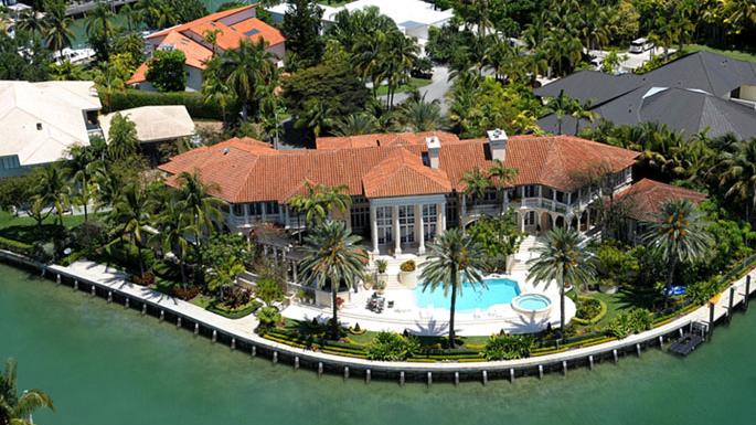 Palace Resorts owner Roberto Chapur sells Key Biscayne mansion to Raul ...