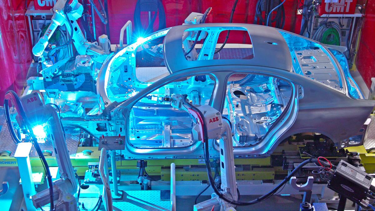 Automotive Minute: Volvo opens new South Carolina plant, debuts ...