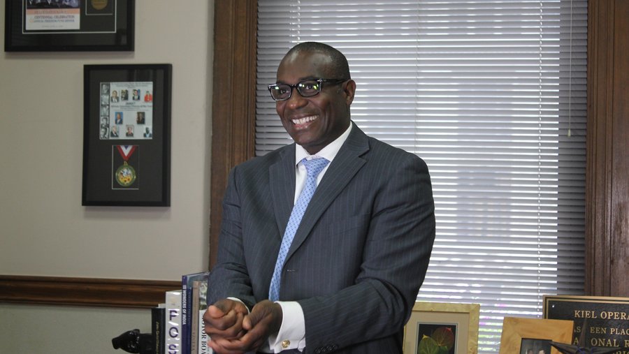 Editorial: Aldermanic President Lewis Reed clouds Lambert airport ...