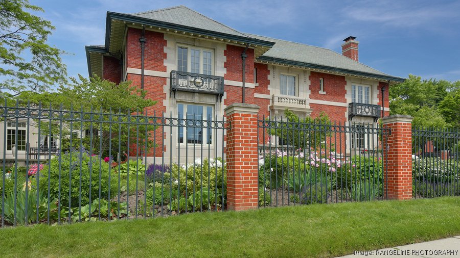 Milwaukee businessman puts Vogel Mansion on market for $2.67M ...