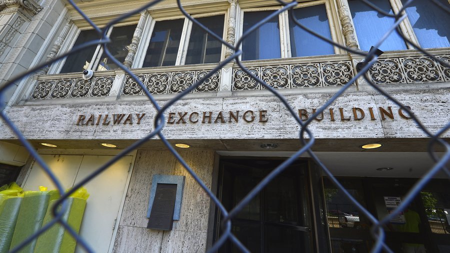 City condemns, boards up historic Railway Exchange building downtown ...