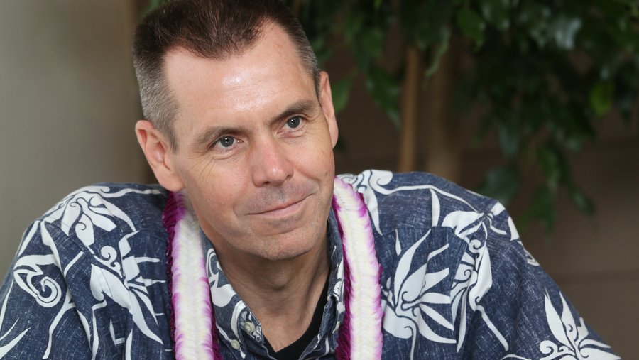 Hawaiian Airlines CEO Peter Ingram gets ready for an airline island ...
