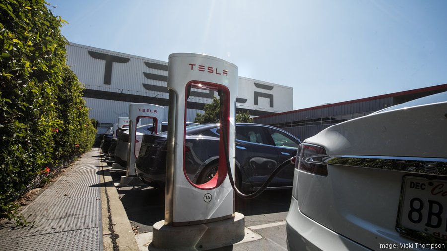 Tesla's third general counsel in a year, Jonathan Chang, calls it quits ...