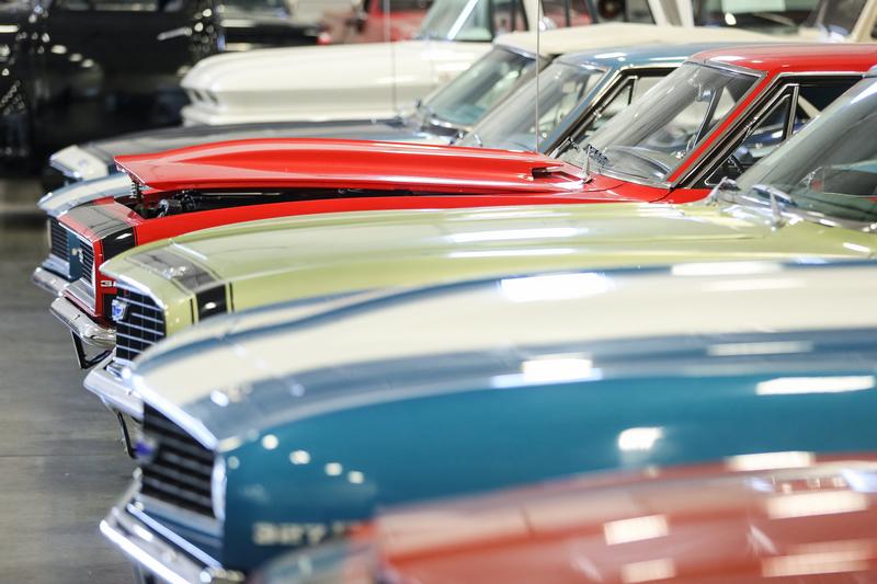 Streetside Classics - Bizwomen