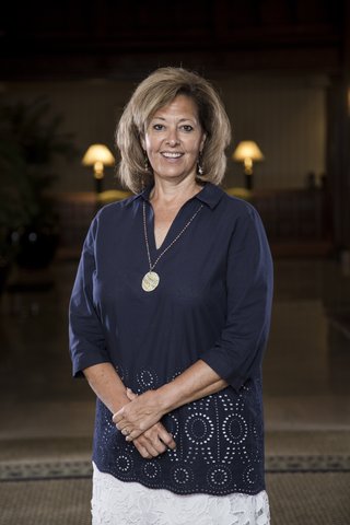 Myers applies her diverse background to improve the Metropolitan St ...