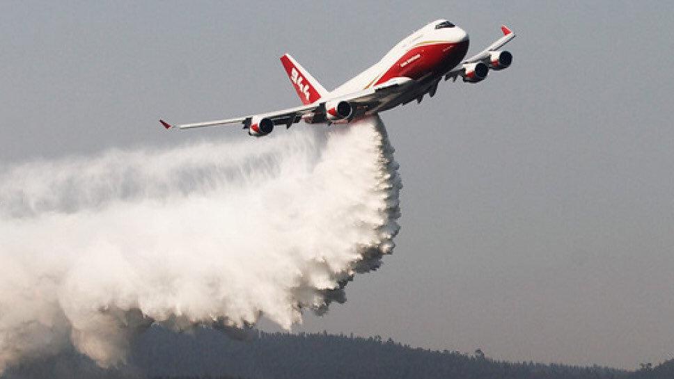 Global SuperTanker Boeing 747 takes on California wildfires (Photos ...