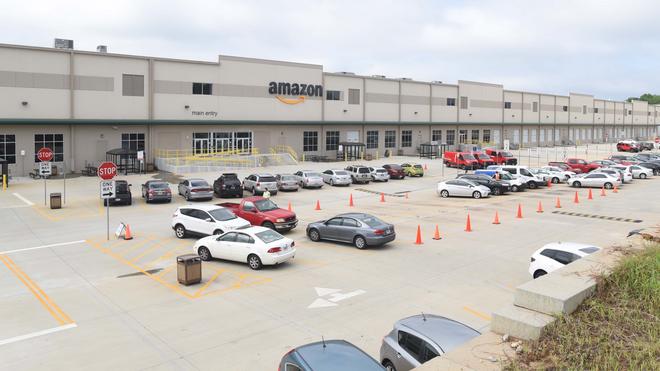 First Look: Amazon officially opens Georgia fulfillment center (Photos ...