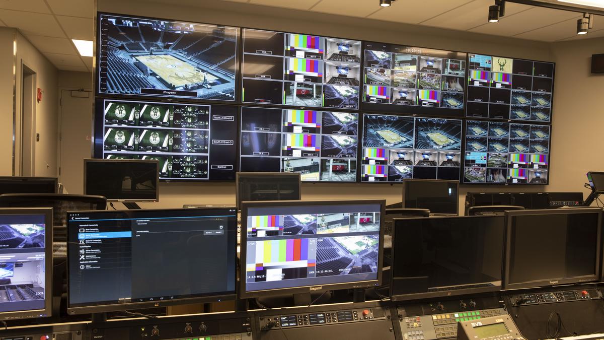 Bucks, Johnson Controls go above and beyond on tech - Milwaukee ...