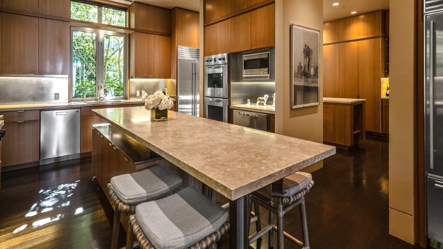 Hunts Point mansion breaks home sale record for Washington - Puget ...