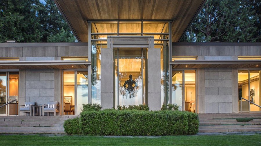 Hunts Point mansion breaks home sale record for Washington - Puget ...