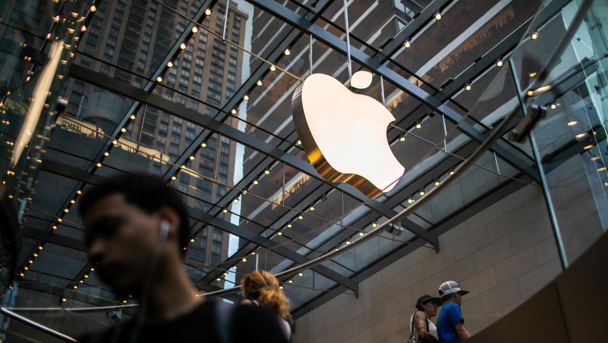 Apple adds another 28 safety drivers, and 4 cars, to Project Titan's ...