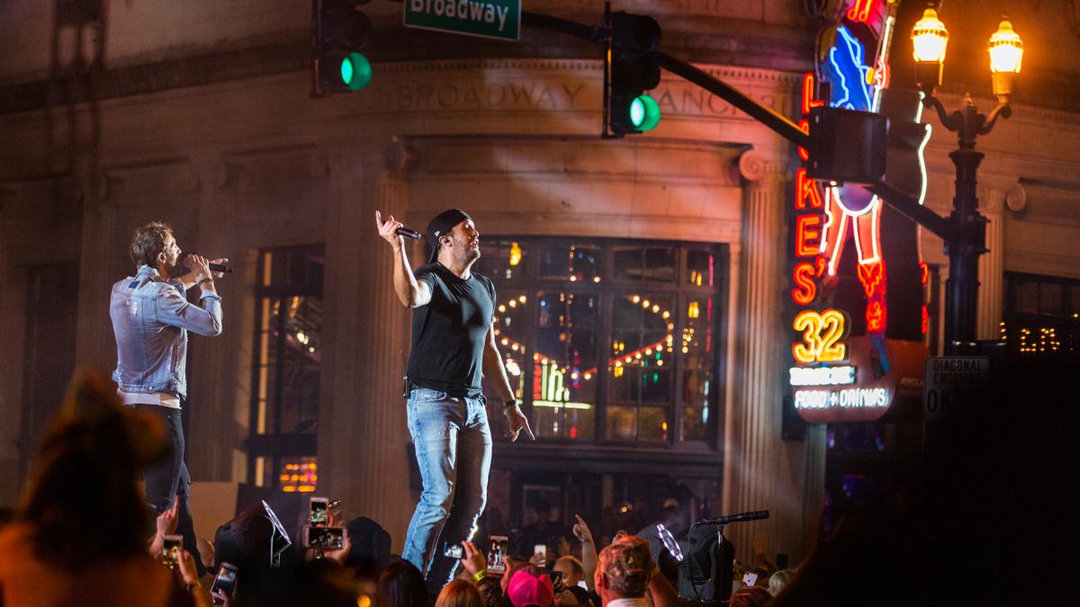 Luke Bryan throws free concert to celebrate launch of Luke's 32 Bridge ...