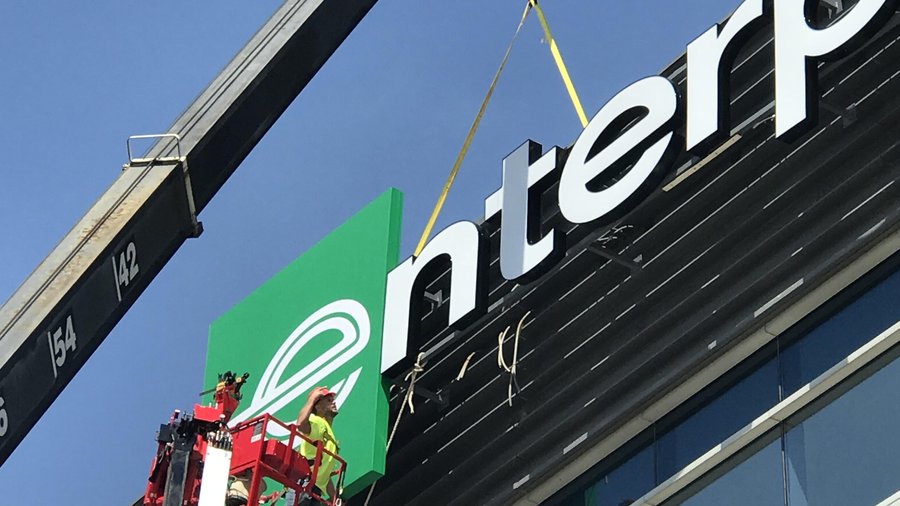 New exterior signage installed at Enterprise Center - St. Louis ...