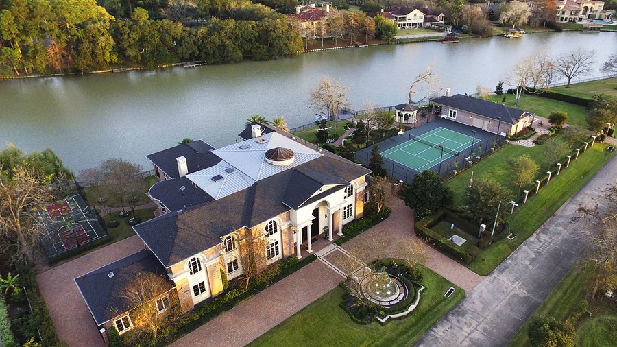 Johnny Carrabba of Carrabba’s Italian Grill lists Memorial-area home ...