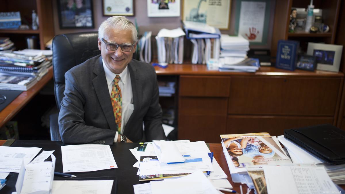 Regnier will step back from daily management at Bank of Blue Valley ...