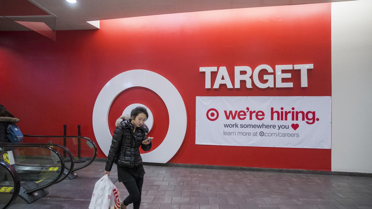 Target, Best Buy holiday hiring plans face new pressure from Amazon $15 ...