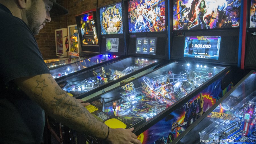 VERSUS Arcade-Bar-Restaurant Preview