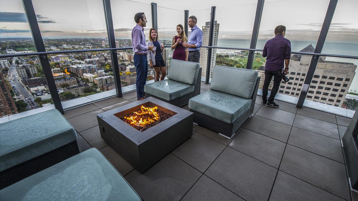 See the plush amenities of Northwestern Mutual's 7Seventy7 downtown ...