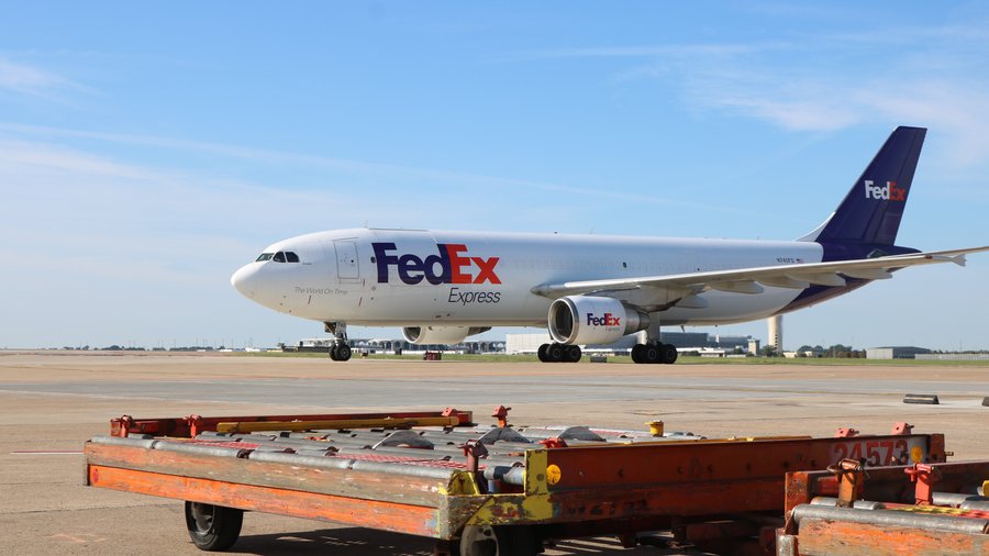 FedEx World Hub readies for peak holiday package rush. - Memphis ...