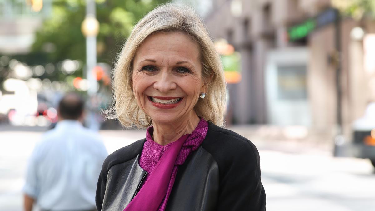 Atrium's Carol Lovin accepts Queens' Charlotte BusinessWoman of Year ...
