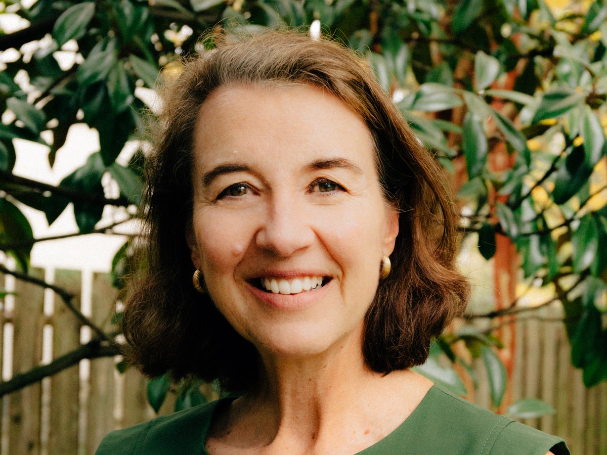 Stephanie Balmer's Instagram, Twitter & Facebook on IDCrawl