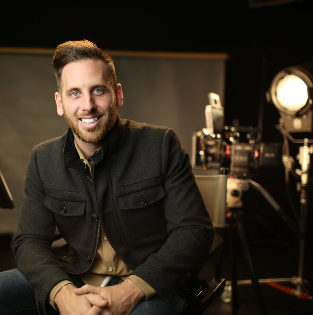 Aisteoir Tim Moore Cuairt San Nioclás á Aithris Ag Macdara Ó