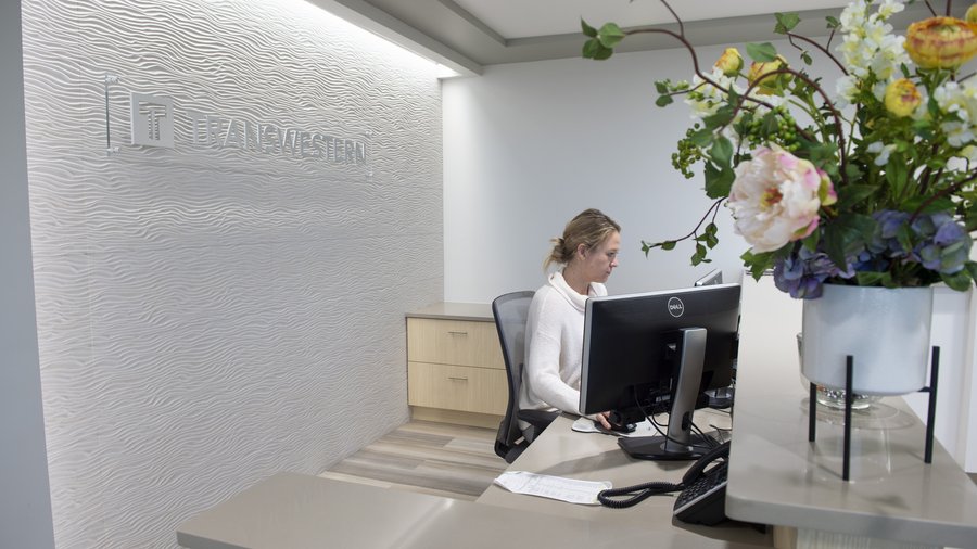 DBJ Offices: Tour the bright, colorful spaces of Transwestern's new DTC ...