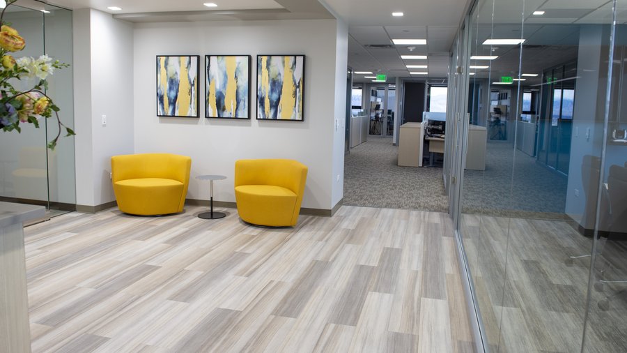 DBJ Offices: Tour the bright, colorful spaces of Transwestern's new DTC ...