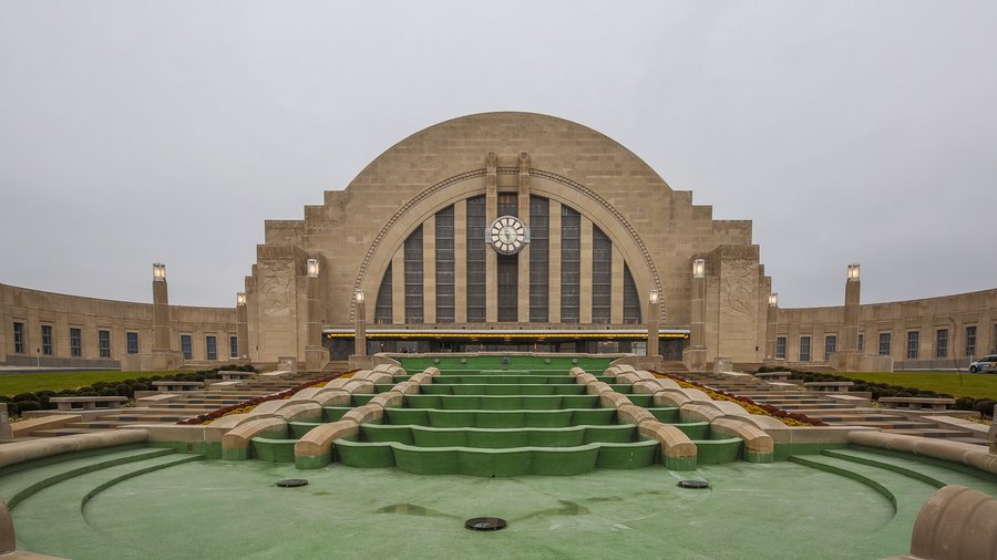 After three years, Union Terminal's iconic fountain will flow again ...