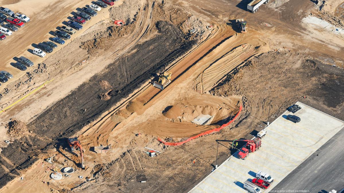 Foxconn expects to begin production in Wisconsin in 2020, Bloomberg ...