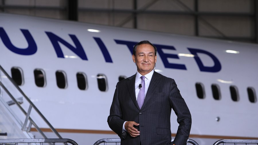 United Airlines conference call with CEO Oscar Munoz covers Bombardier ...