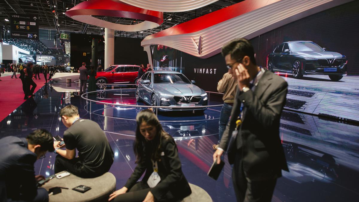 For carmakers, auto shows are no longer can’t-miss events - Dayton ...