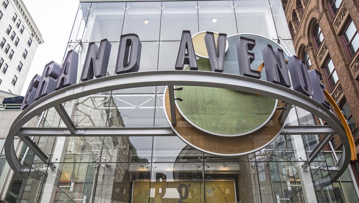 Former Shops of Grand Avenue's glass vestibule torn down - Milwaukee ...