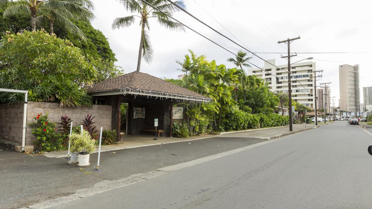 Weinberg Foundation selling lots in Honolulu's Moiliili area, include ...