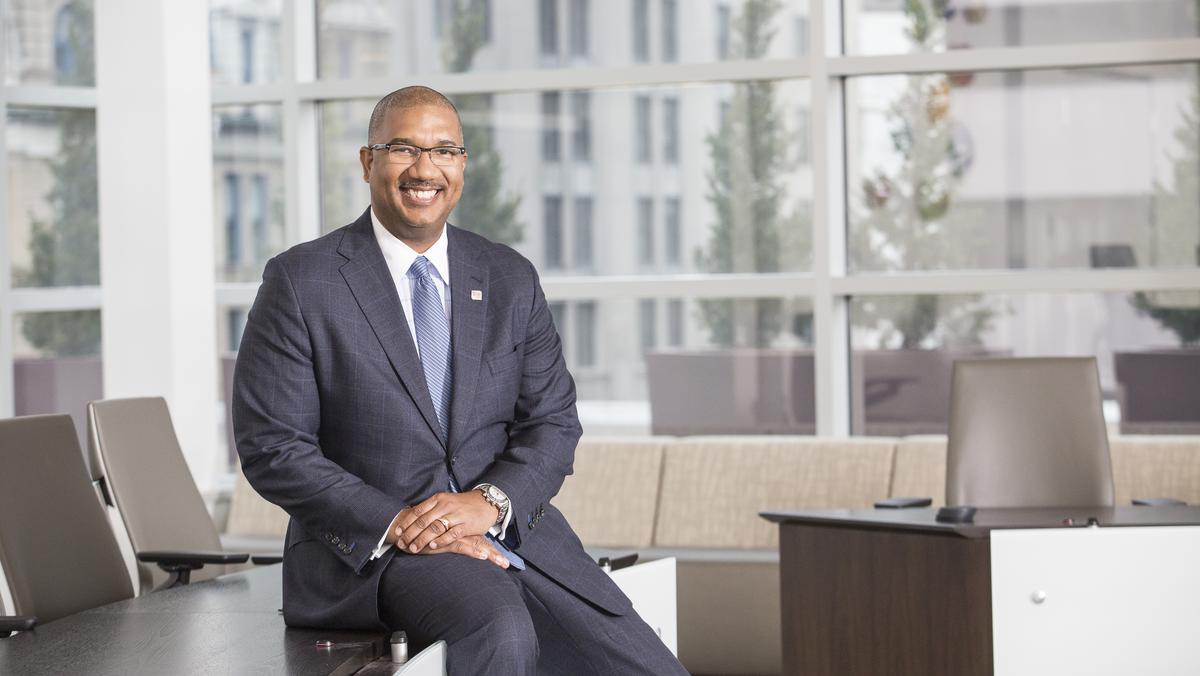 Fifth Third's Kala Gibson, GE Aviation's Russell Stokes names to Savoy ...