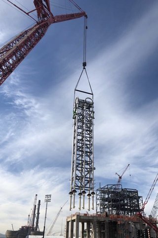 Shell Chemicals plant construction uses one of world's largest cranes ...