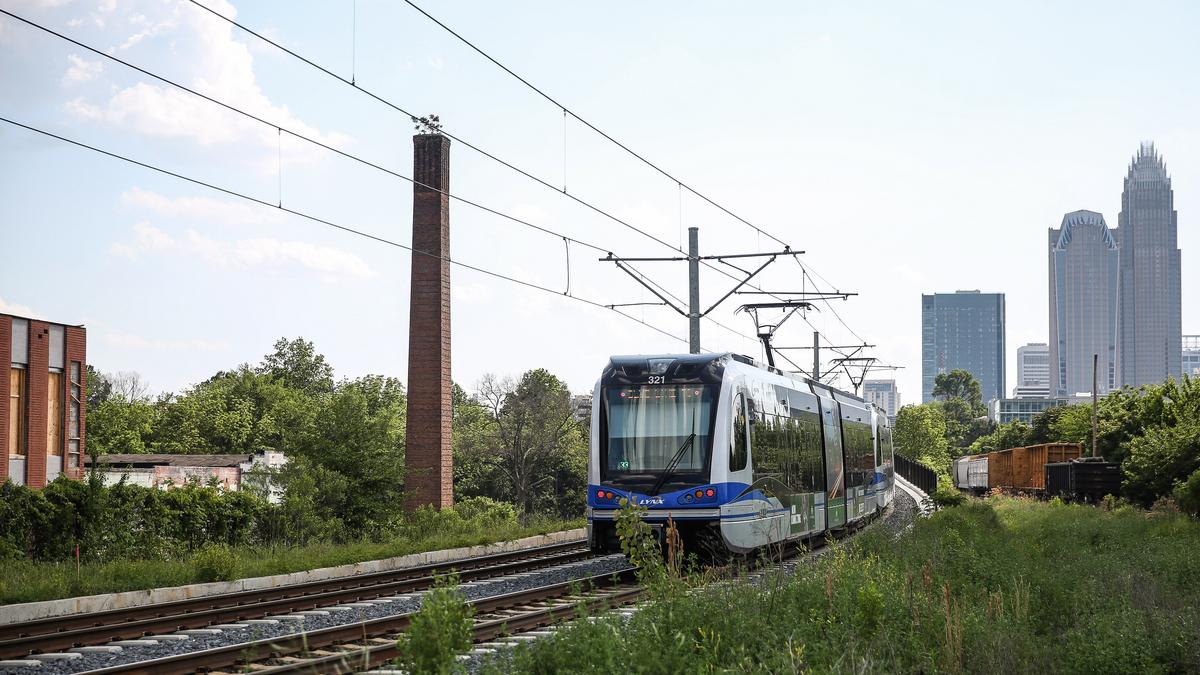 BUZZ: Transit officials give fresh look at plans for Lynx Silver Line ...